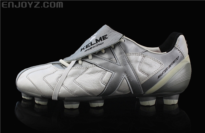 【足球鞋图解】Kelme Master Infinito FG 灰白配色 - 足球鞋美图_实拍图片 - 足球鞋足球装备门户_ENJOYZ足球装备网