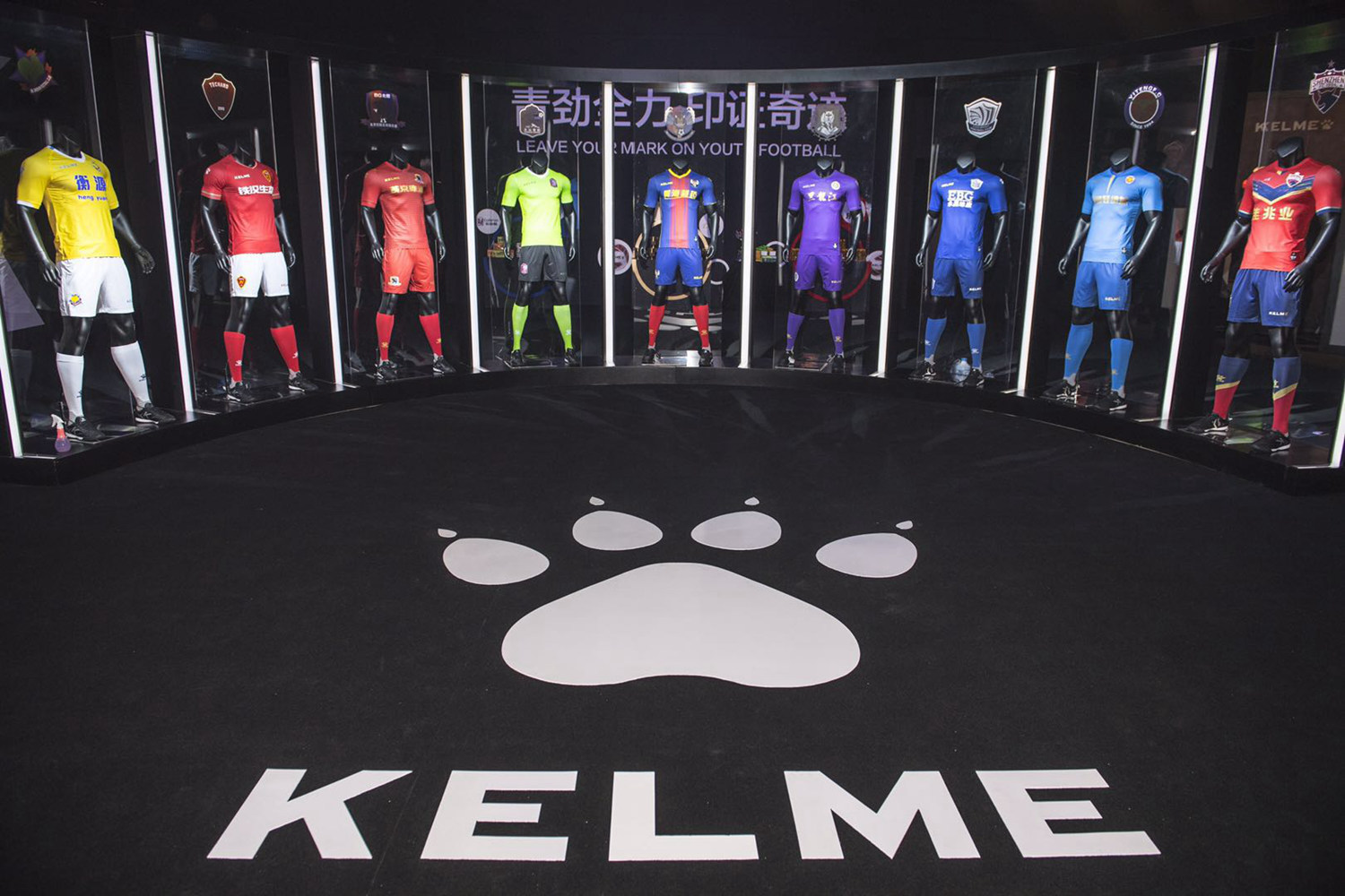 青劲全力，印证奇迹！KELME联手路易斯·菲戈助力中国大学生五人制足球联赛 - 其他 - 足球鞋足球装备门户_ENJOYZ足球装备网
