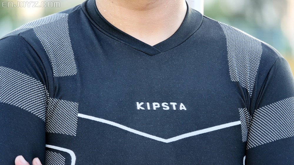 值得拥有！迪卡侬KIPSTA Keepdry500 长袖紧身衣实战评测 - 足球鞋评测_实战评测_ENJOYZ评测 - 足球鞋足球装备门户 ...