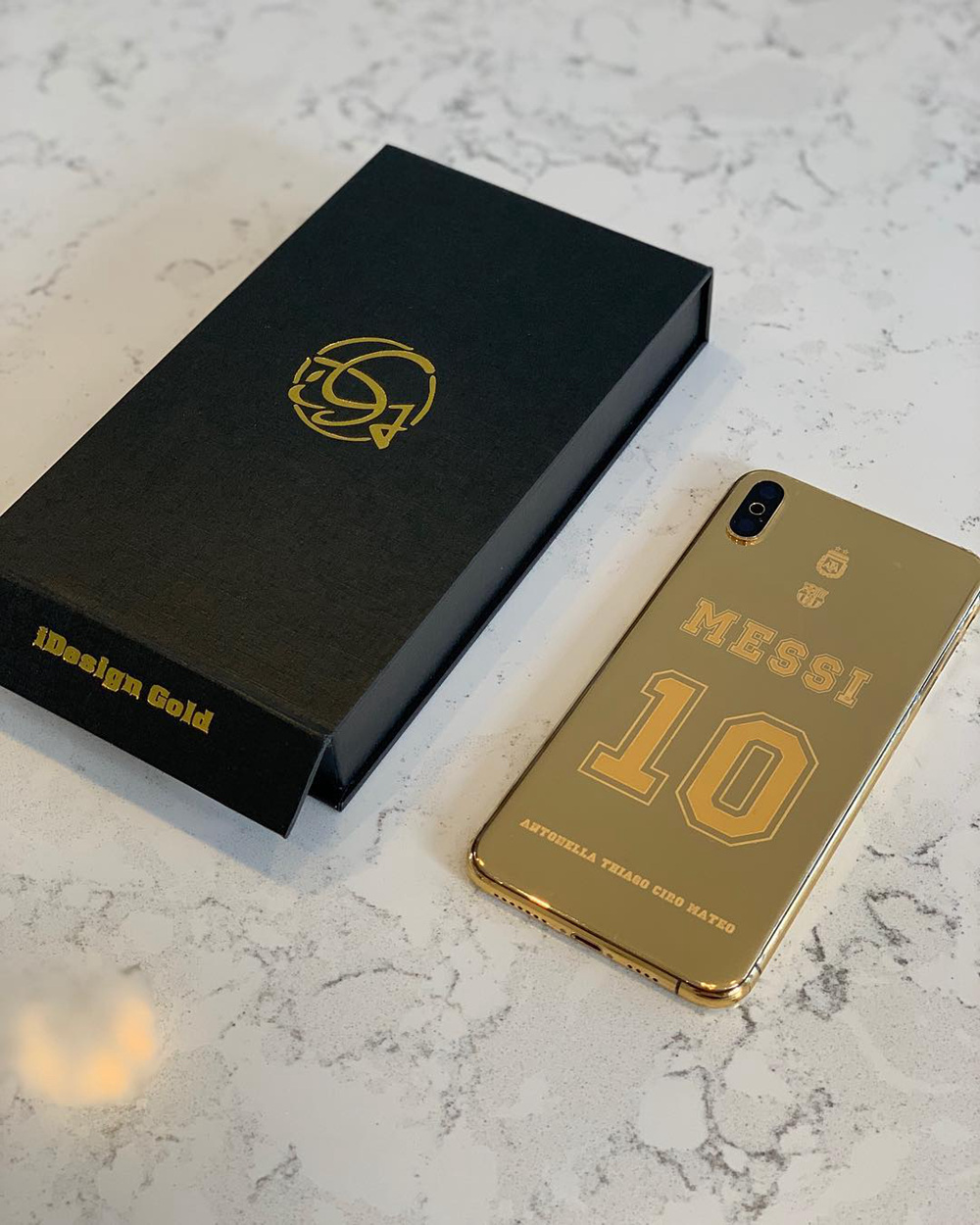 iDesign Gold为梅西推出黄金定制款iPhone手机 - 配件 - 足球鞋足球装备门户_ENJOYZ足球装备网