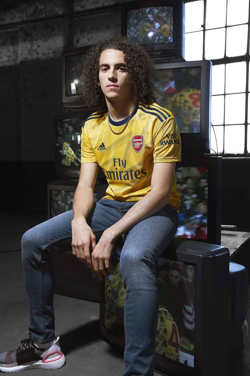 阿森纳新赛季的这些装备你是否会入？ - 足球鞋价格_导购 - 足球鞋足球装备门户_ENJOYZ足球装备网