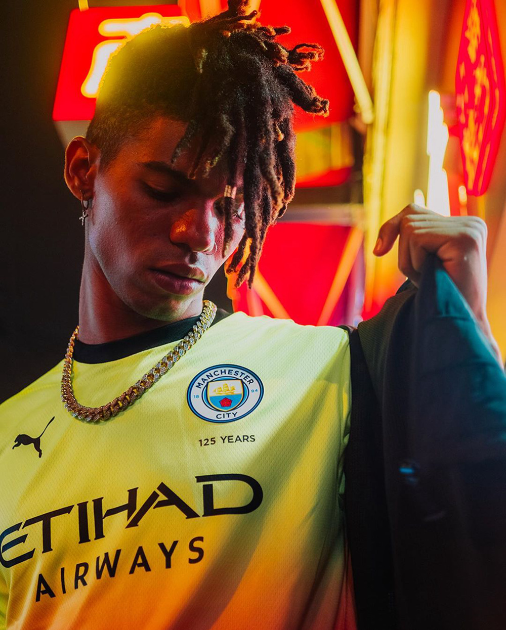 穿上它们！夜晚的足球场你最亮 - 足球鞋价格_导购 - 足球鞋足球装备门户_ENJOYZ足球装备网