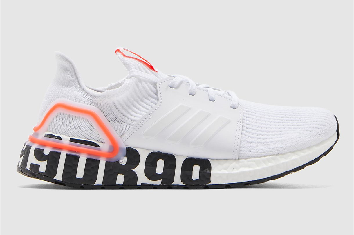 选一双融入足球元素的运动鞋！ - 足球鞋价格_导购 - 足球鞋足球装备门户_ENJOYZ足球装备网