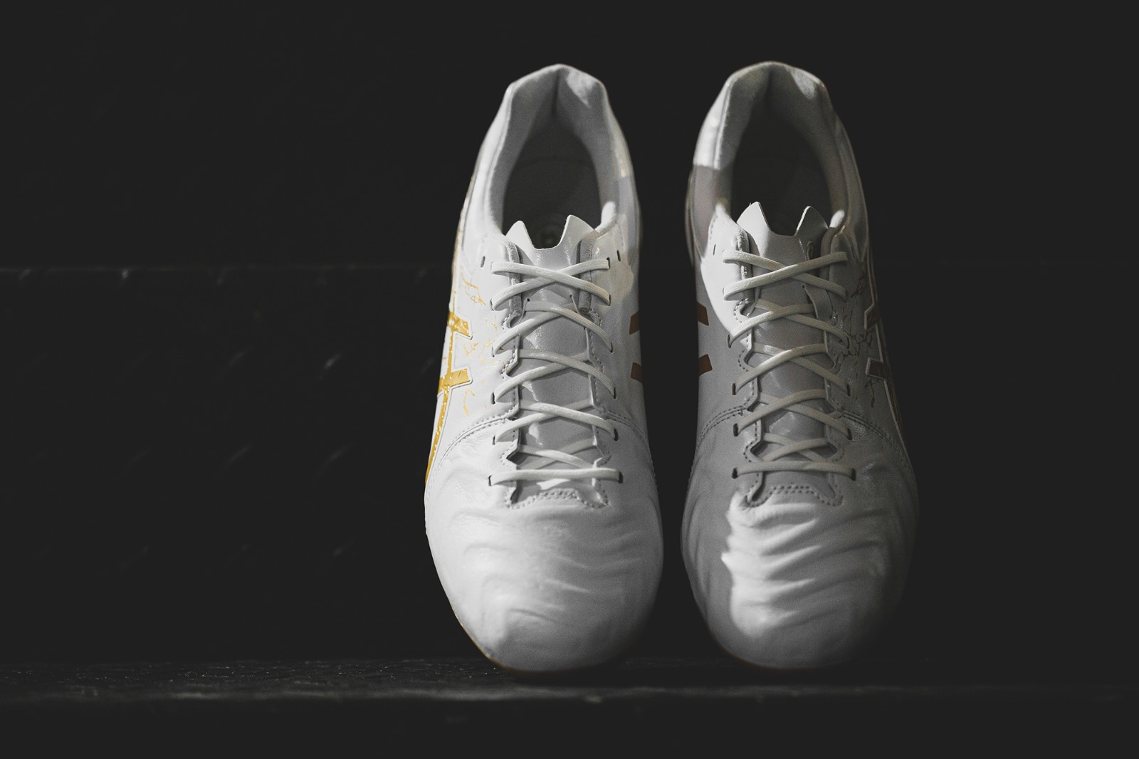 ASICS DS LIGHT AG 足球鞋 - 足球鞋美图_实拍图片 - 足球鞋足球装备门户_ENJOYZ足球装备网