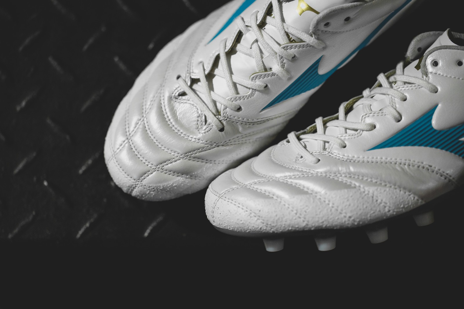 哪些大场战靴适合宽脚？ - 足球鞋价格_导购 - 足球鞋足球装备门户_ENJOYZ足球装备网