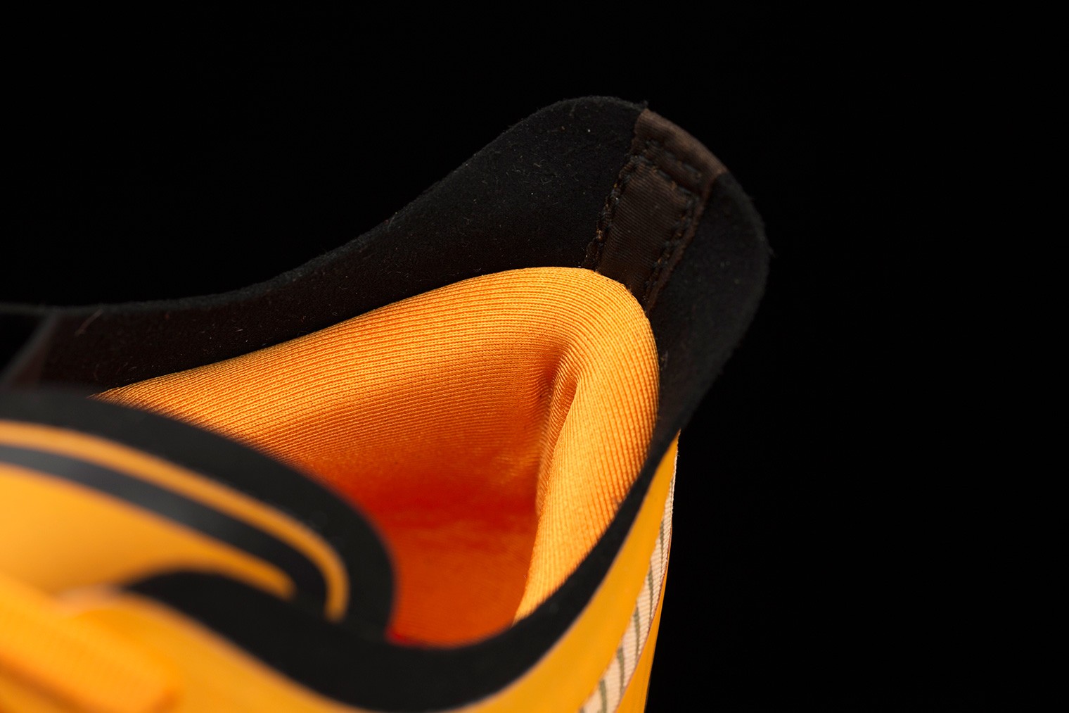 提速利器！安踏C202 GT跑鞋 - 球鞋 - 足球鞋足球装备门户_ENJOYZ足球装备网