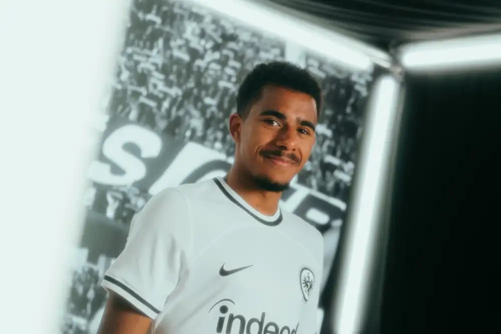 耐克发布法兰克福2022/23赛季主场球衣 - 球衣 - 足球鞋足球装备门户_ENJOYZ足球装备网