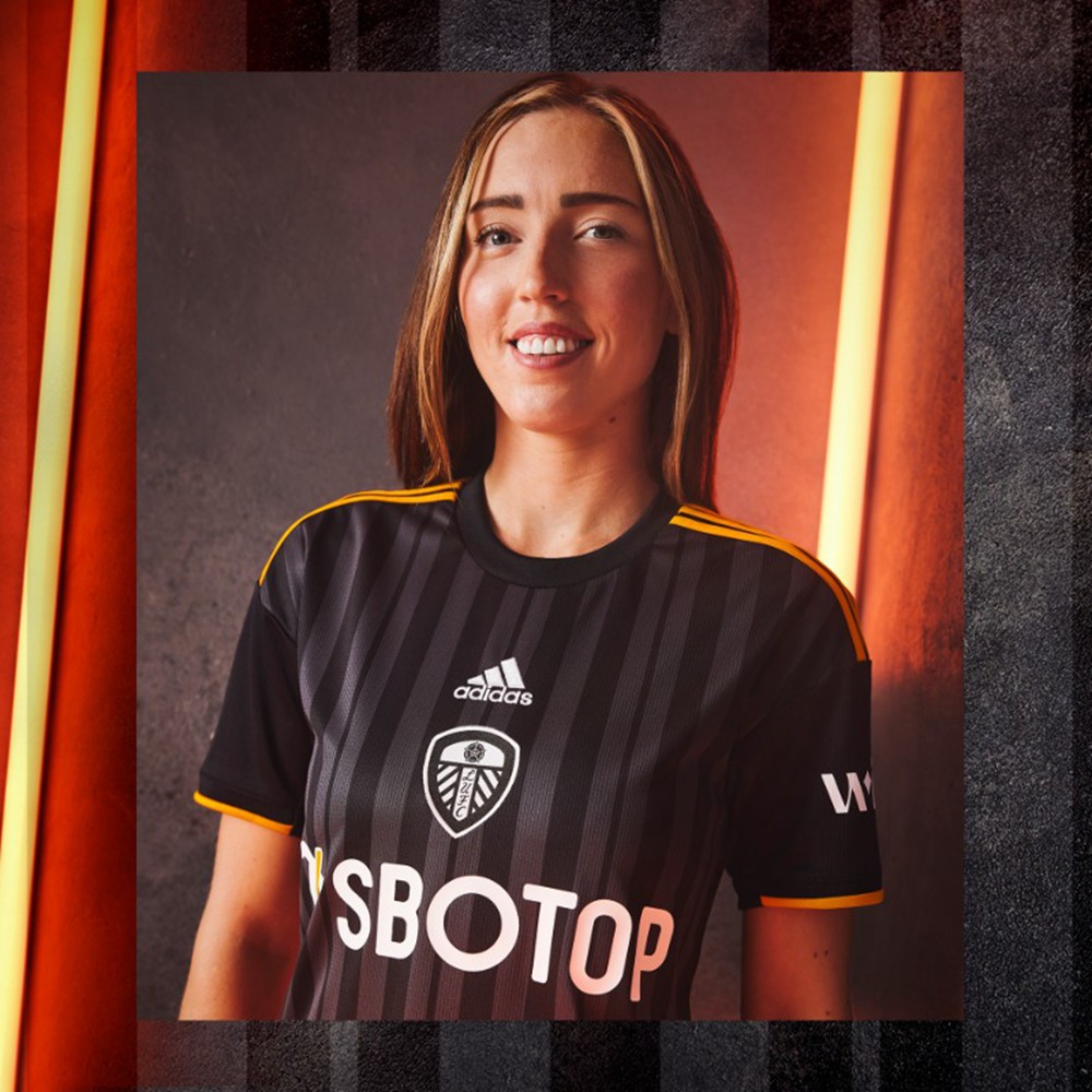 利兹联发布2022/23赛季第二客场球衣 - 球衣 - 足球鞋足球装备门户_ENJOYZ足球装备网