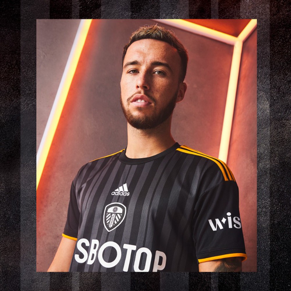 利兹联发布2022/23赛季第二客场球衣 - 球衣 - 足球鞋足球装备门户_ENJOYZ足球装备网