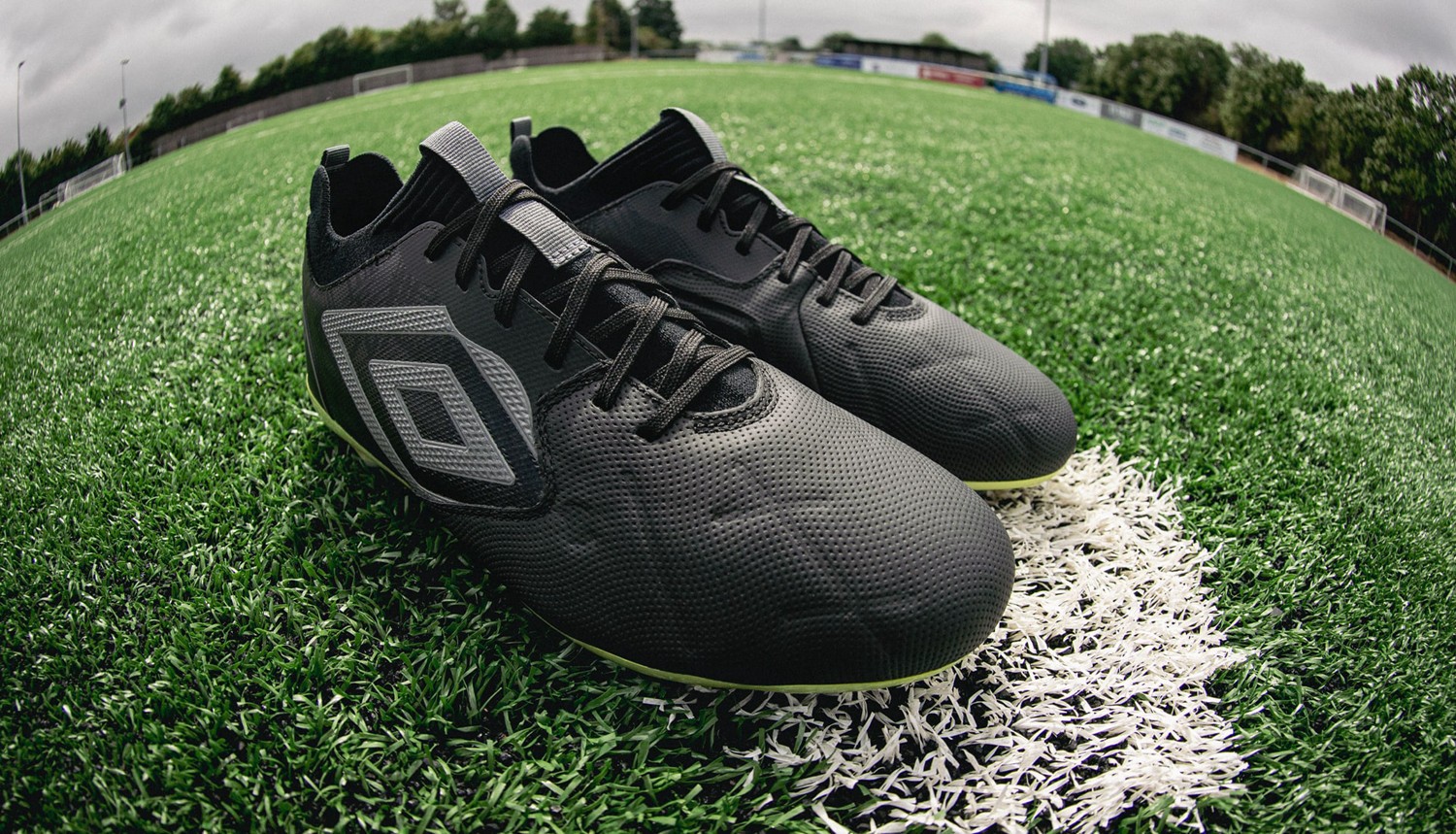 umbro推出新配色Tocco 2足球鞋 - 球鞋 - 足球鞋足球装备门户_ENJOYZ足球装备网