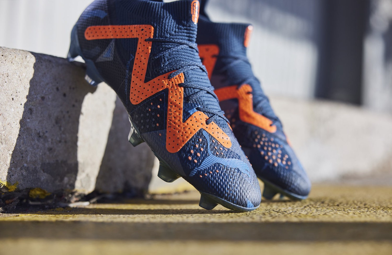 近观PUMA FUTURE ULTIMATE DNA限量足球鞋 - 球鞋 - 足球鞋足球装备门户_ENJOYZ足球装备网