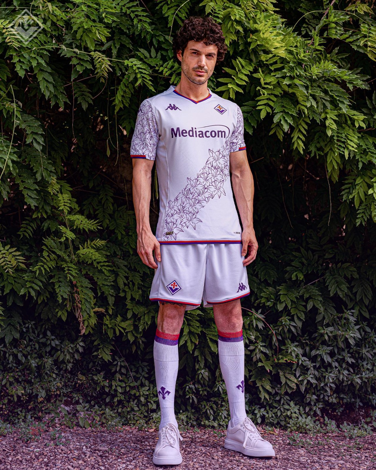 佛罗伦萨发布2023/24赛季客场球衣 - 球衣 - 足球鞋足球装备门户_ENJOYZ足球装备网