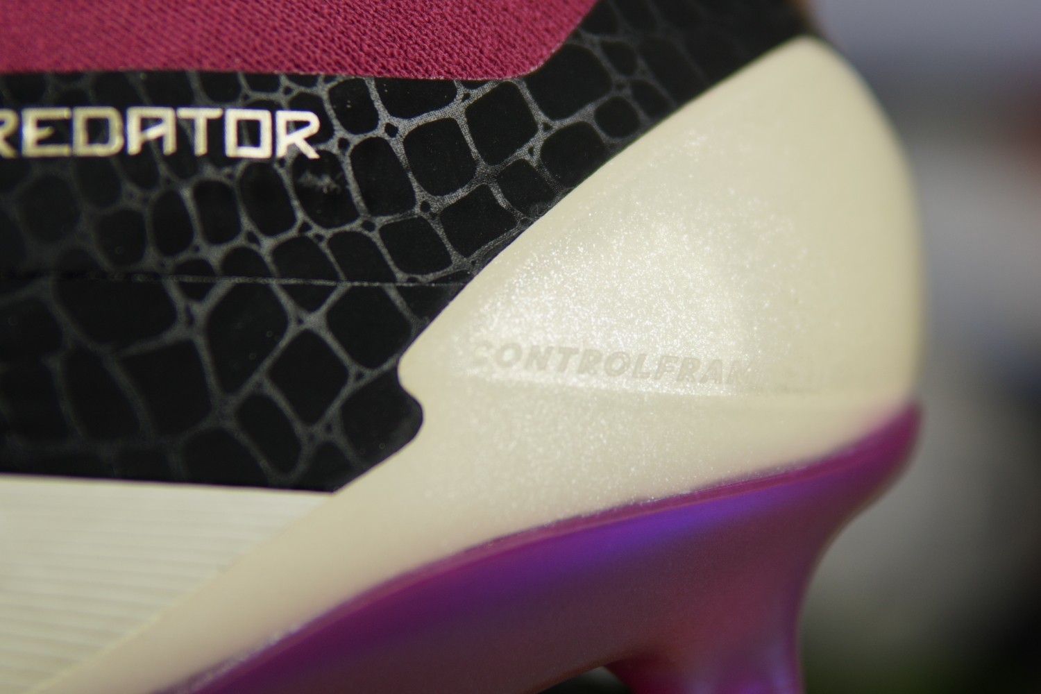 adidas Predator 30周年限量版足球鞋 - 足球鞋美图_实拍图片 - 足球鞋足球装备门户_ENJOYZ足球装备网