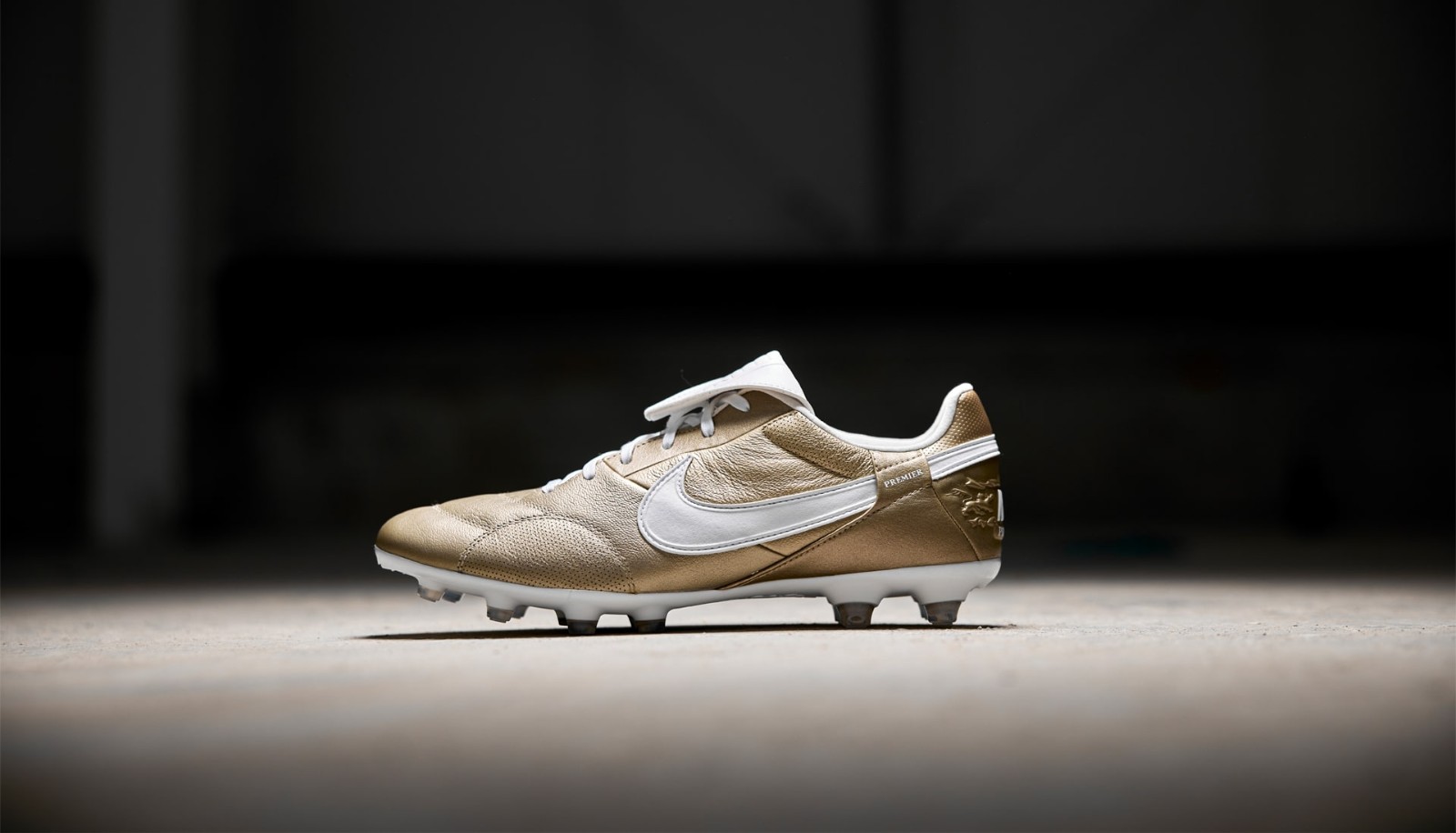 Nike发布金色版本Premier III - 球鞋 - 足球鞋足球装备门户_ENJOYZ足球装备网