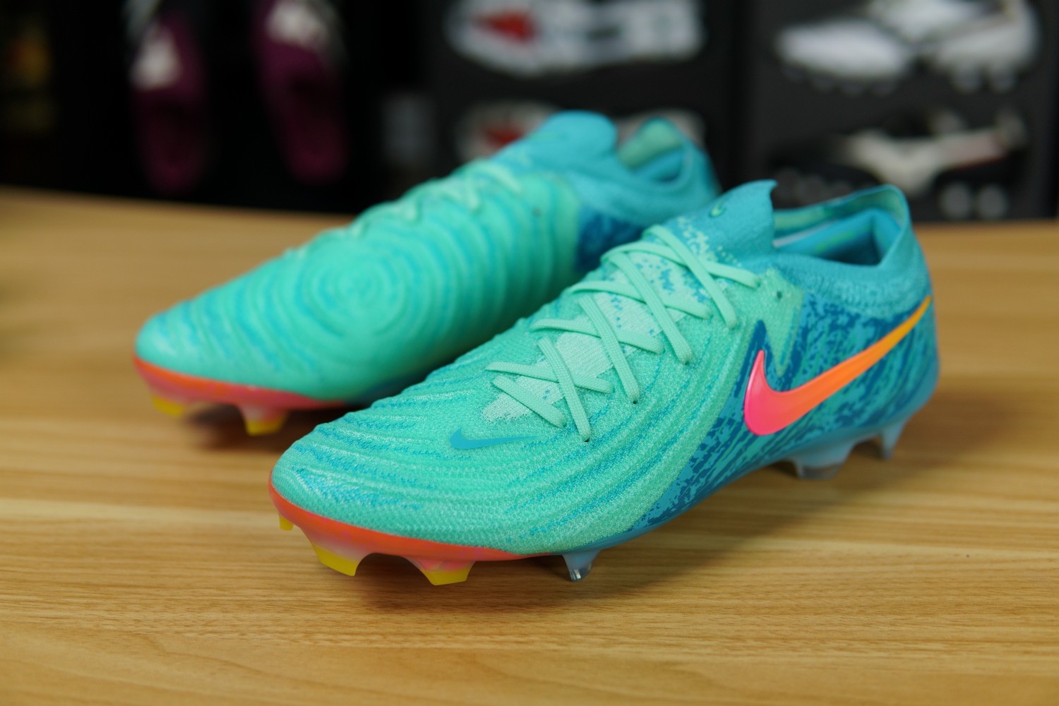 Nike Phantom GX2 FG足球鞋 - 足球鞋美图_实拍图片 - 足球鞋足球装备门户_ENJOYZ足球装备网