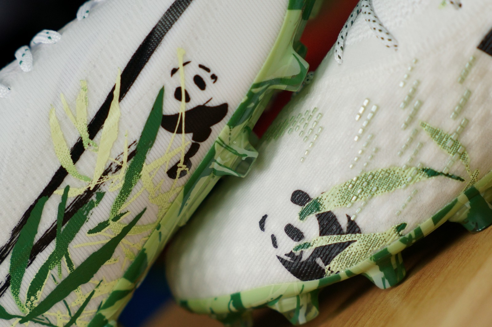 天朗限定 PUMA Football 'Panda Pack' 足球鞋套装 - 足球鞋美图_实拍图片 - 足球鞋足球装备门户_ENJOYZ足球装备网