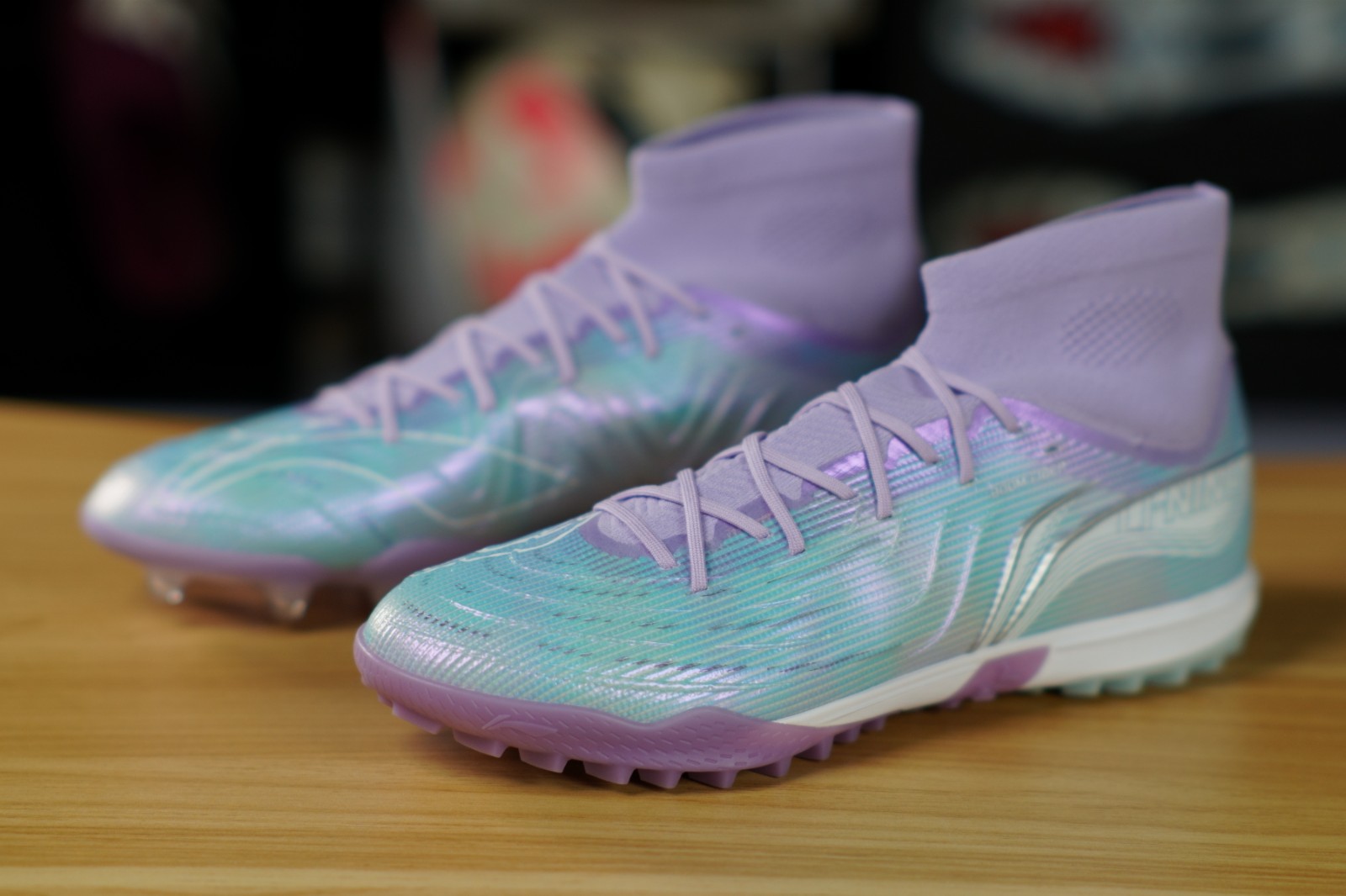 李宁疾影3次高端MG与TF足球鞋 - 足球鞋美图_实拍图片 - 足球鞋足球装备门户_ENJOYZ足球装备网