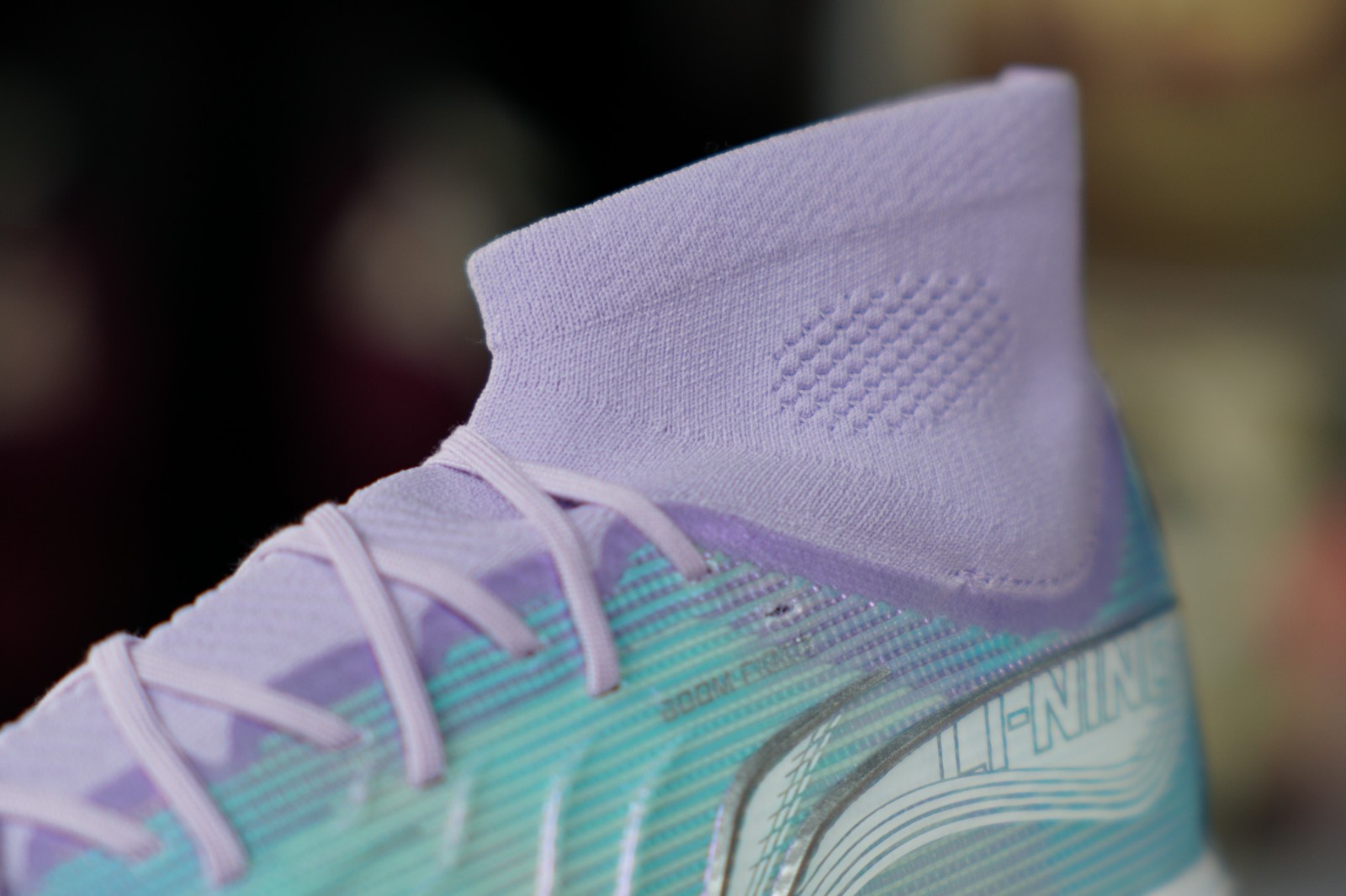 李宁疾影3次高端MG与TF足球鞋 - 足球鞋美图_实拍图片 - 足球鞋足球装备门户_ENJOYZ足球装备网