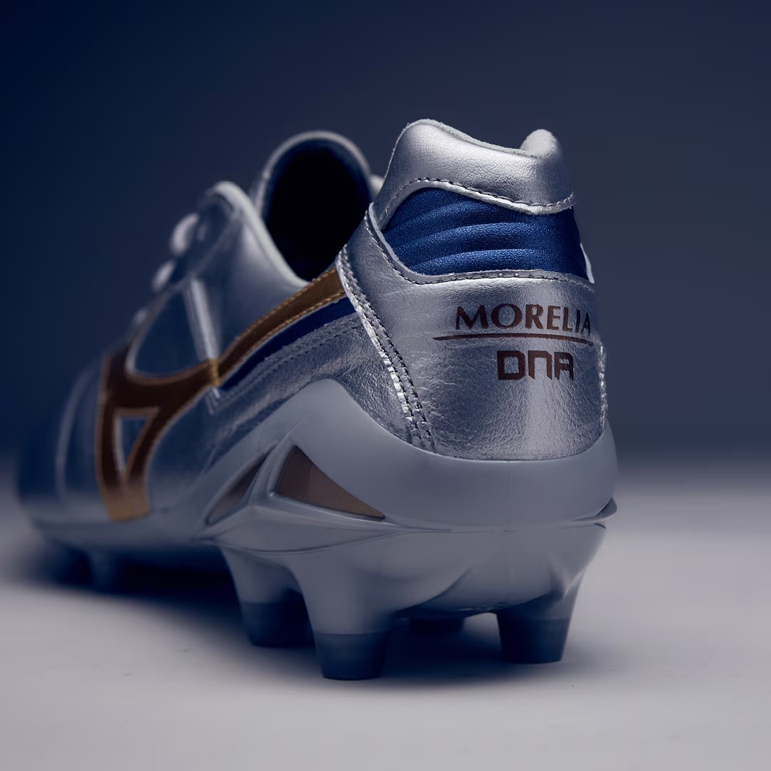 近观！Mizuno Morelia DNA ‘Platinum Silver’足球鞋 - 球鞋 - 足球鞋足球装备门户_ENJOYZ足球装备网