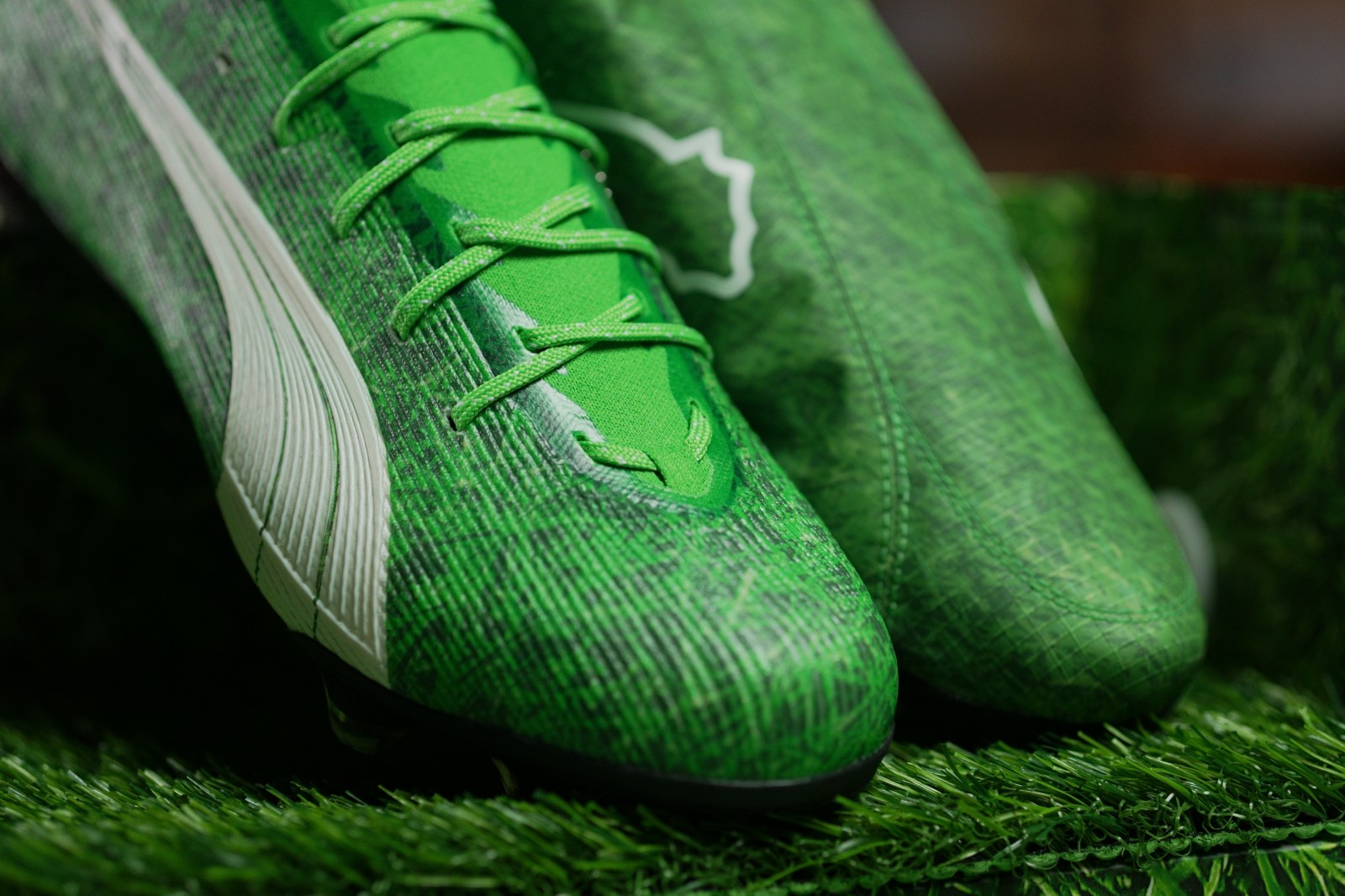 PUMA Ultra 6 Carbon v1.26足球鞋 - 足球鞋美图_实拍图片 - 足球鞋足球装备门户_ENJOYZ足球装备网