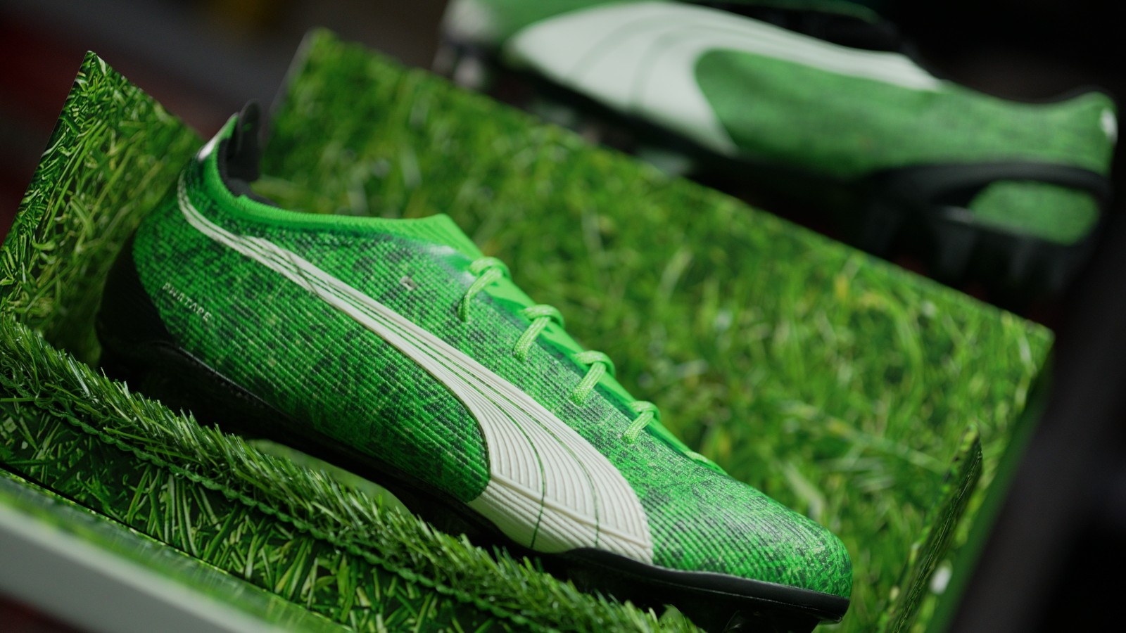 PUMA Ultra 6 Carbon v1.26足球鞋 - 足球鞋美图_实拍图片 - 足球鞋足球装备门户_ENJOYZ足球装备网